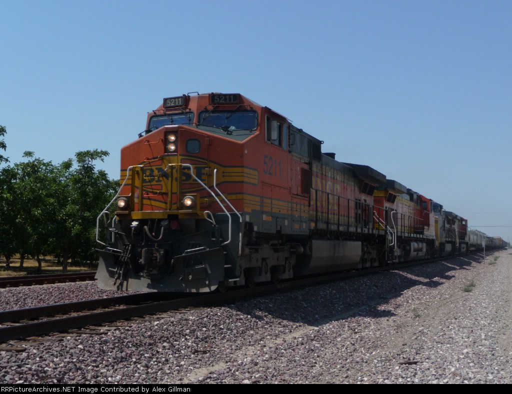 BNSF 5211 East
